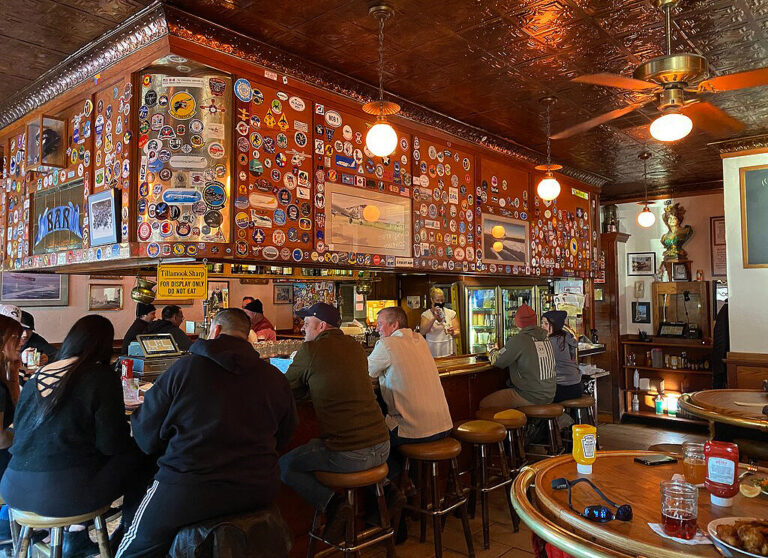 14 Awesome Bars in Anchorage, Alaska - The Wild Trek