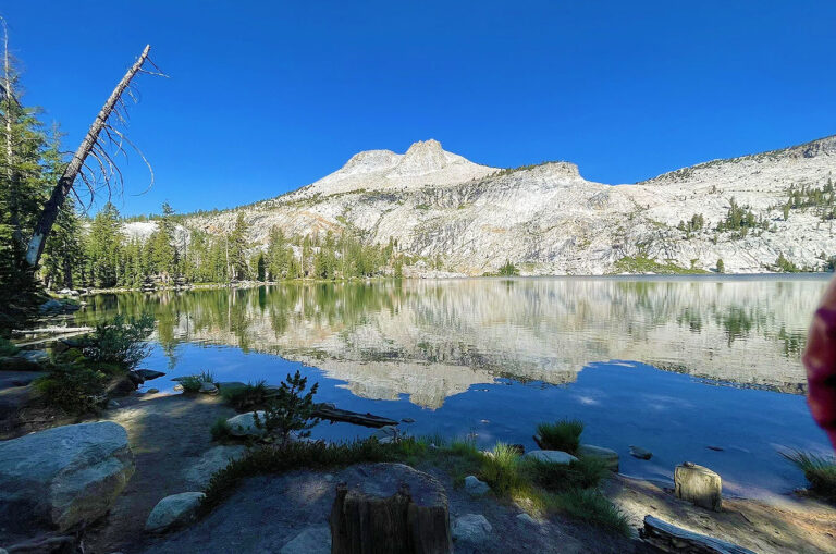 15+ Must-See Gorgeous Lakes In Yosemite - The Wild Trek
