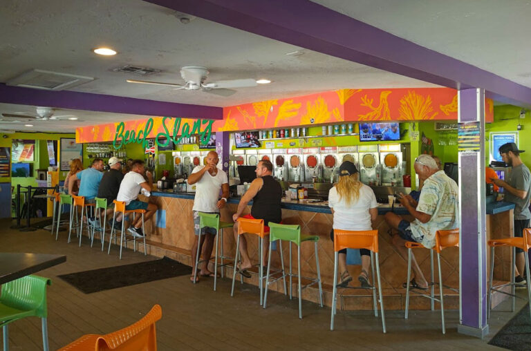 13 Must-Visit Restaurants in Siesta Key - The Wild Trek